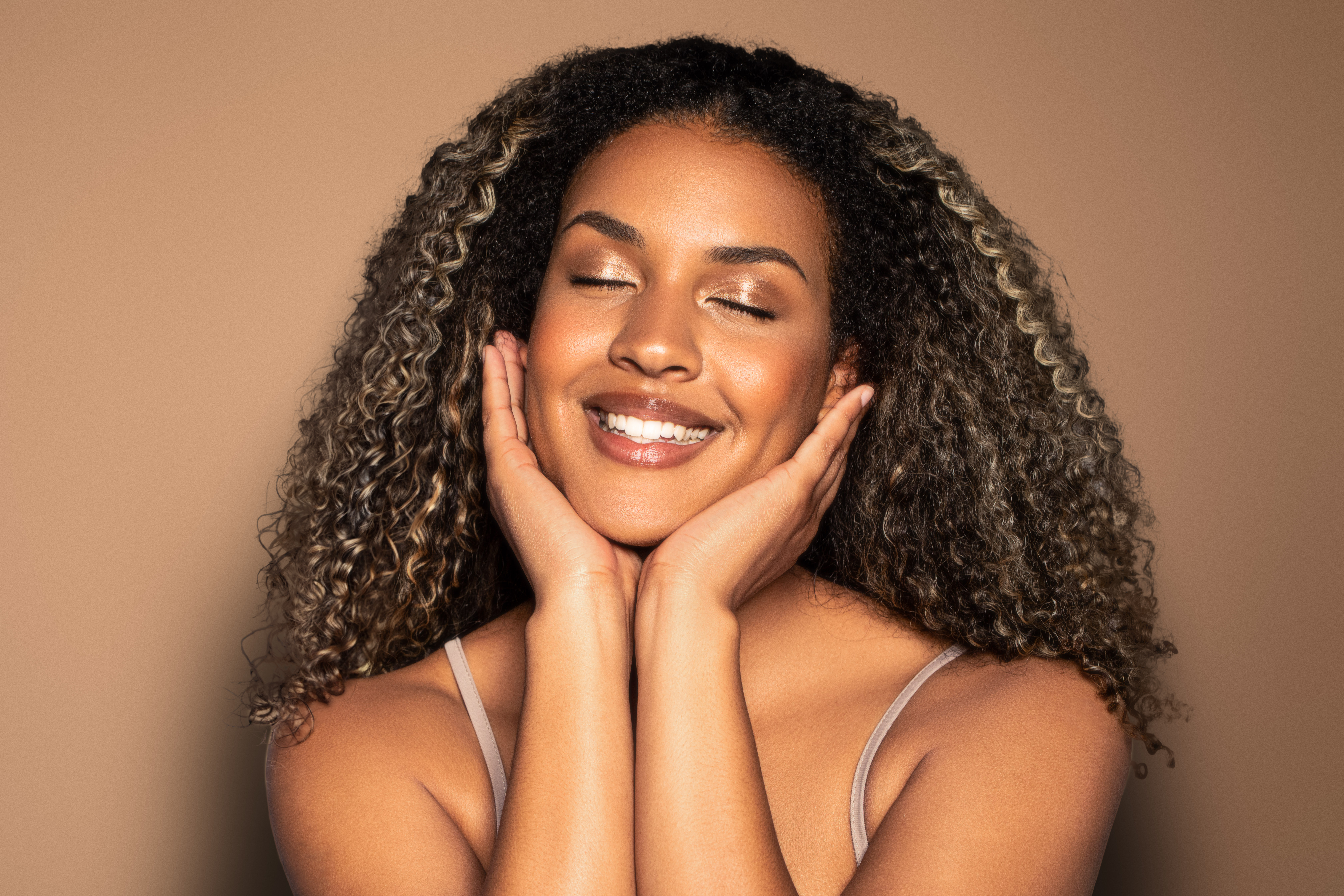 Epilation de la lèvre supérieure, obtenir une peau lisse